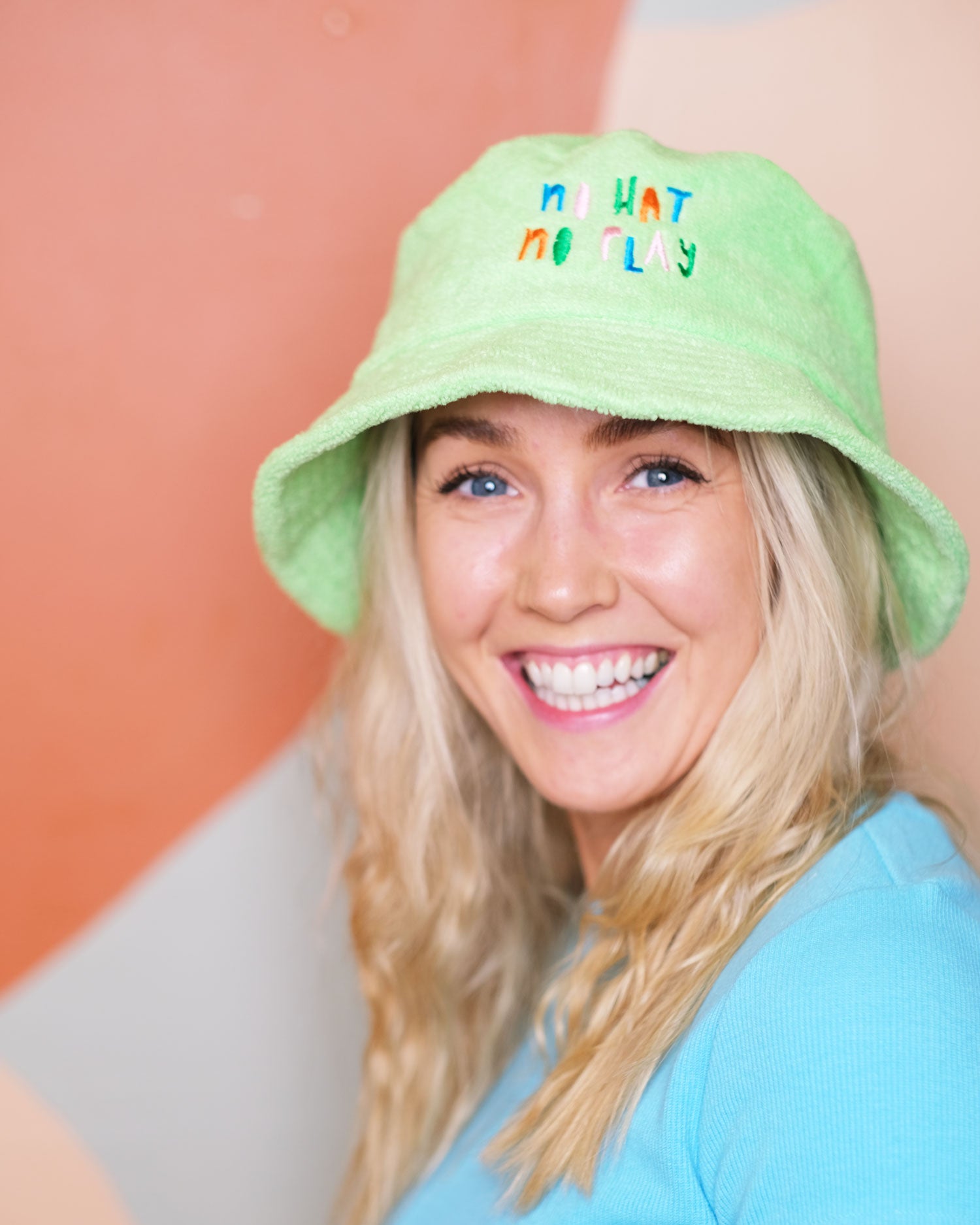 Bea Bellingham - Mess maker